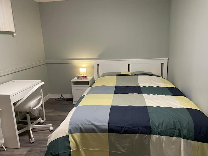Comfy Bedroom 2 - Toronto