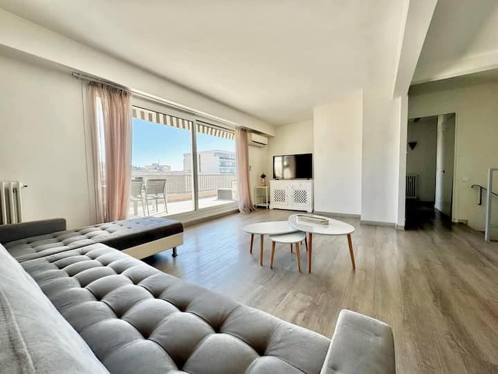 Spacieux Appartement De 82m - 坎城