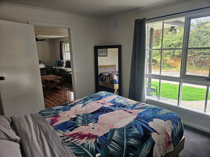 Bright, Central And Private Frankston Home - Frankston