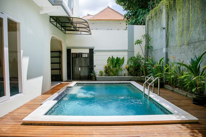 5bd Villa Majapahit In Kuta - Seminyak