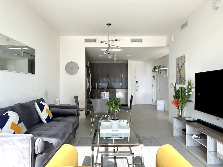 Modern Getaway•pool Free Parking - Doral