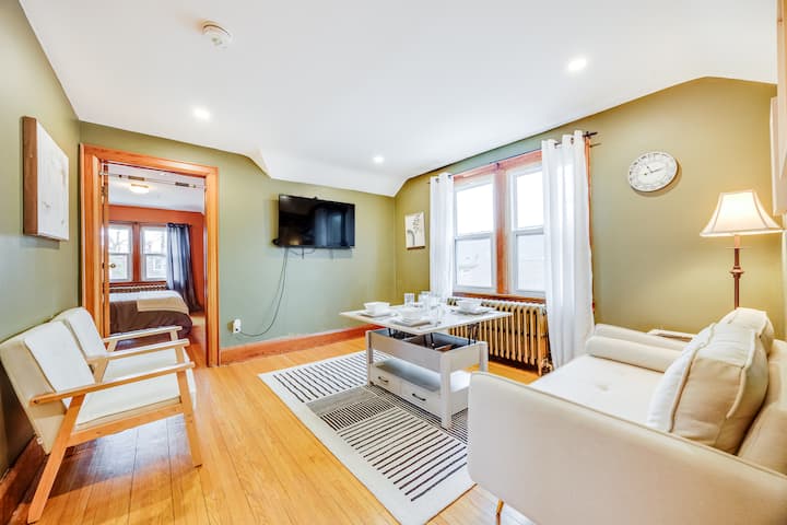 Cozy 2bd/1bath Suite - St. Catharines