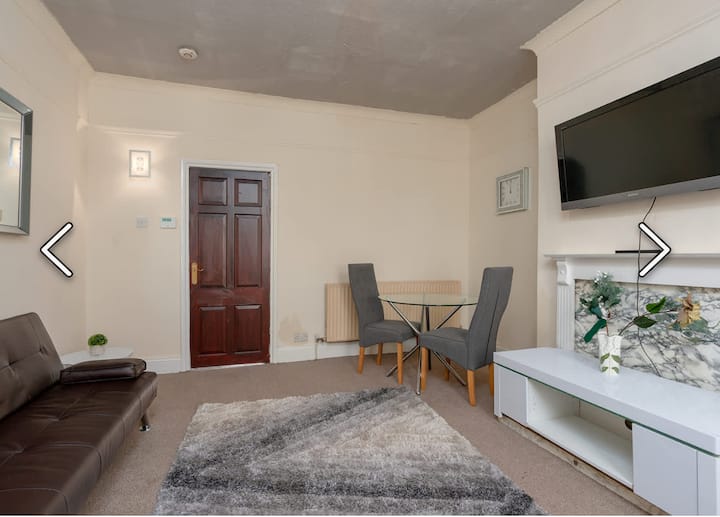 2 Bedroom House Burnley Centre! - Burnley