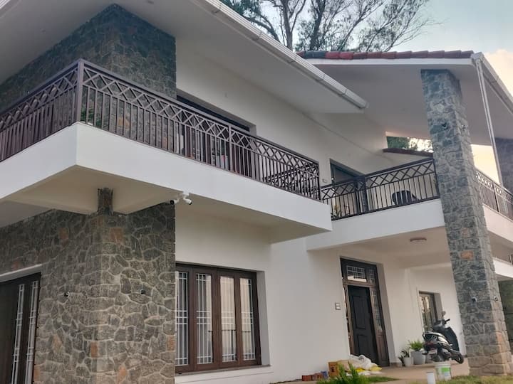 Glen Mist, Mesmerizing Valley View Homestay, Kodai - Kodaikanal