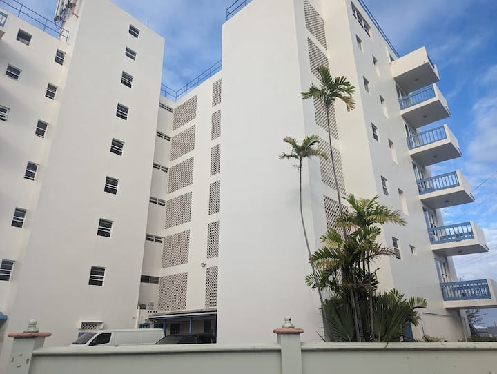 Sea, Beach, Bars, Food, Boardwalk Opposite 2b Apt - Barbados