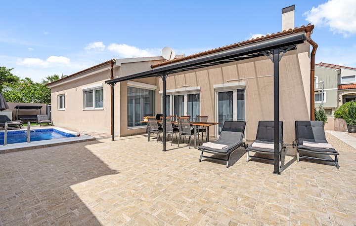 House With Pool For 8 In Vodice - Vodice
