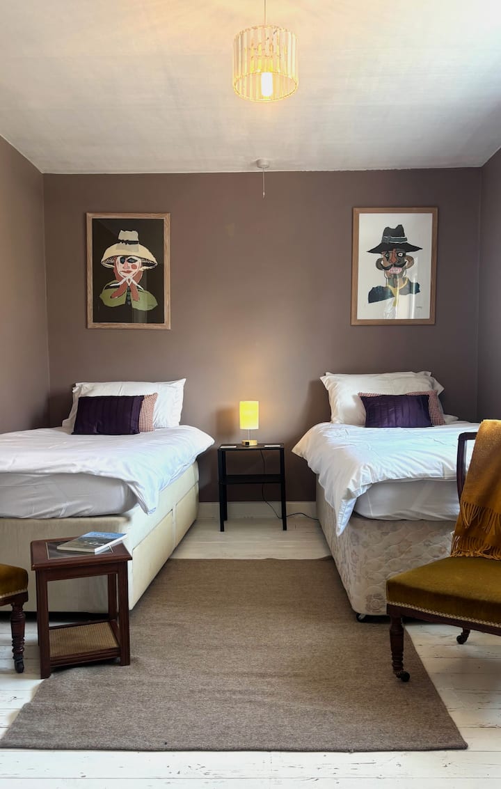 Home In Central Hereford With Parking - Sleeps 6 - Hereford