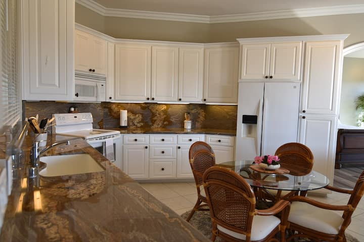 Best View Executive Guest House! - Escondido