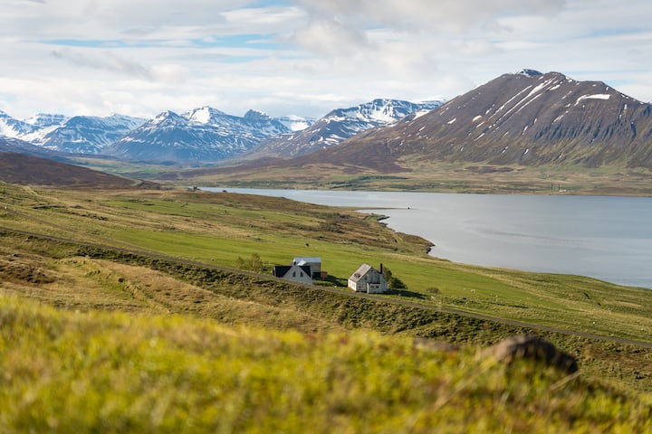 8 Bedroom, Explorers Paradise W/ Hot Tub & Sauna! - Islande