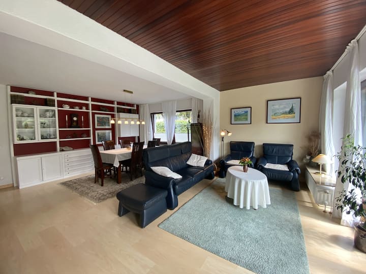 Wohnung Mit Südterrasse & Kamin In Wellingsbüttel - Hamburg