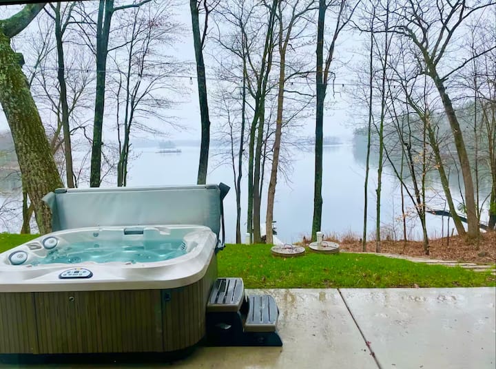 Sunrise Chalet On Potato Lake - Hot Tub-gameroom - Wisconsin