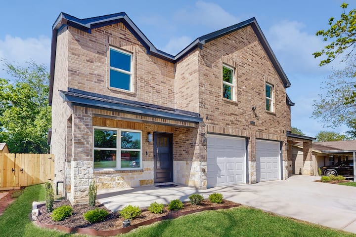 New House With Style -A- - South Houston, TX