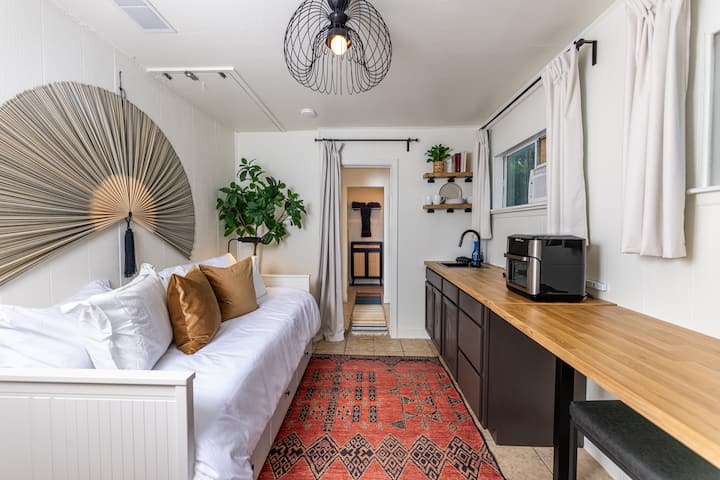 Walkable River Studio - San Marcos, TX