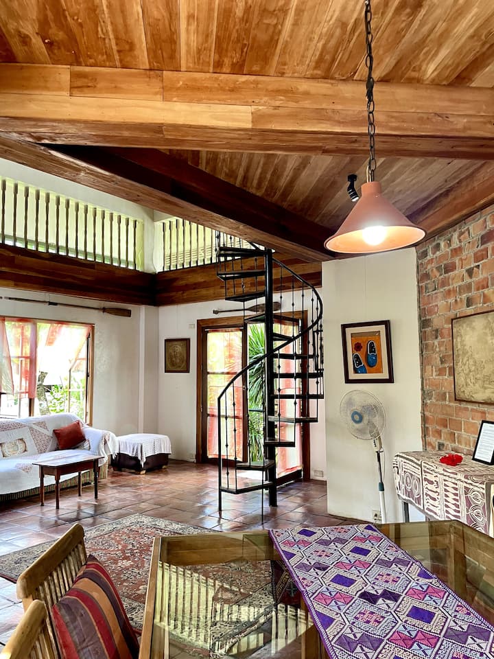 2 Store Sunny Villa 3 Min Beach - Malay