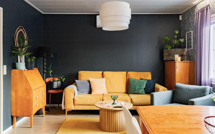 Kokonainen Talo Porissa. - Pori