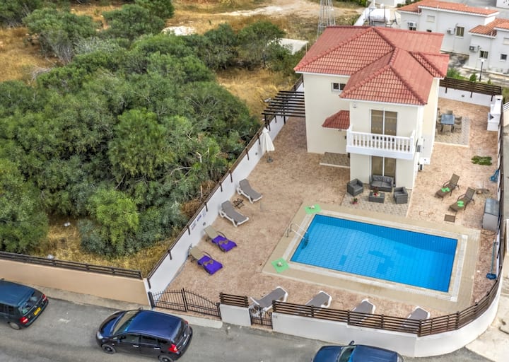Villa Nissi Crystalla 4 Bedroom - Ayia Napa