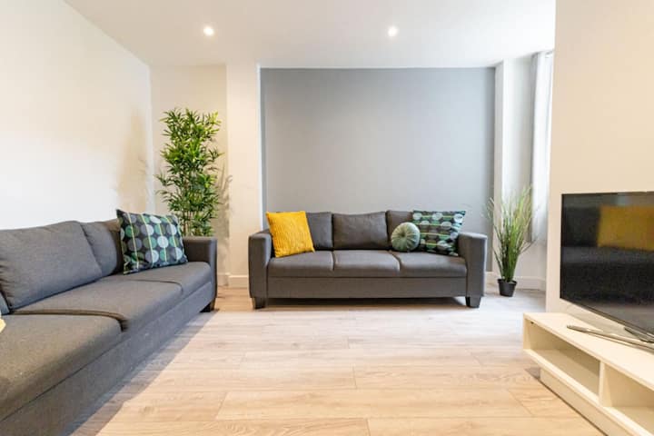 Stansted 2 | 6 Bedrooms | 2 And A Half Bath - Isle of Wight