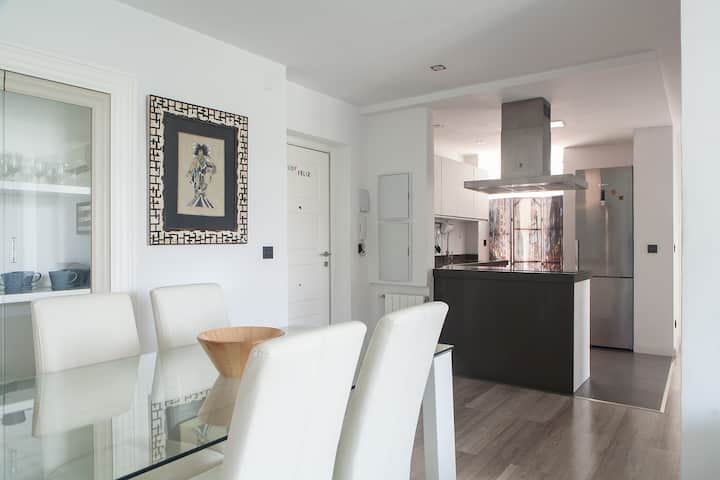 Modern 3 Bedroom,  Great Location! - Granada