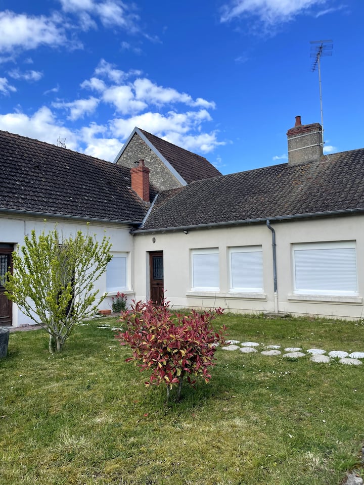 Charmante Maison De Campagne - Issoudun