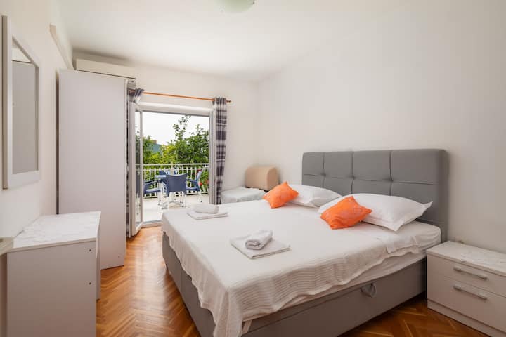 A4 - Magic Apartments - Promajna