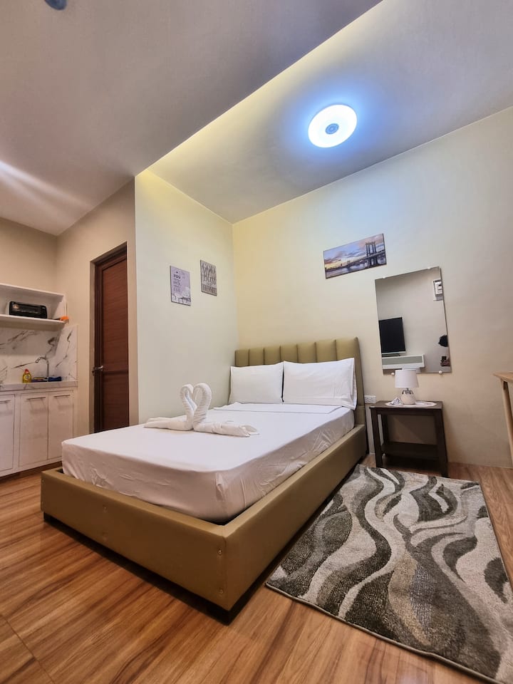 R&b Transient Room #8 (Pine) - Legazpi City