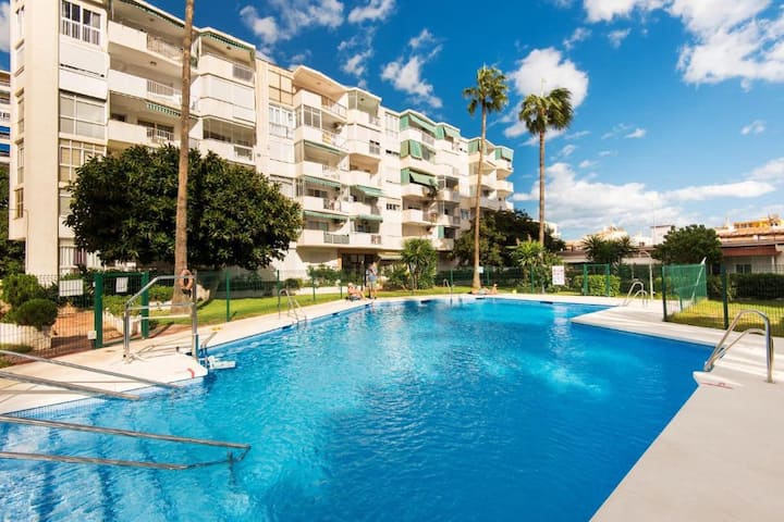 Carihuela Beach Retreat - Torremolinos