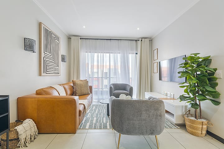 Warm Neutrals|city Views|power Back Up| Gym Access - Lanseria