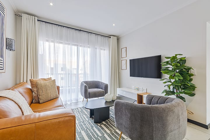 Warm Neutrals|city Views|power Back Up| Gym Access - Lanseria