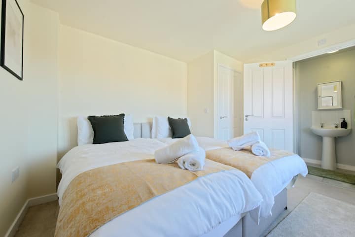 Private Parking, Sleeps 8, Contractors Welcome - Newcastle upon Tyne