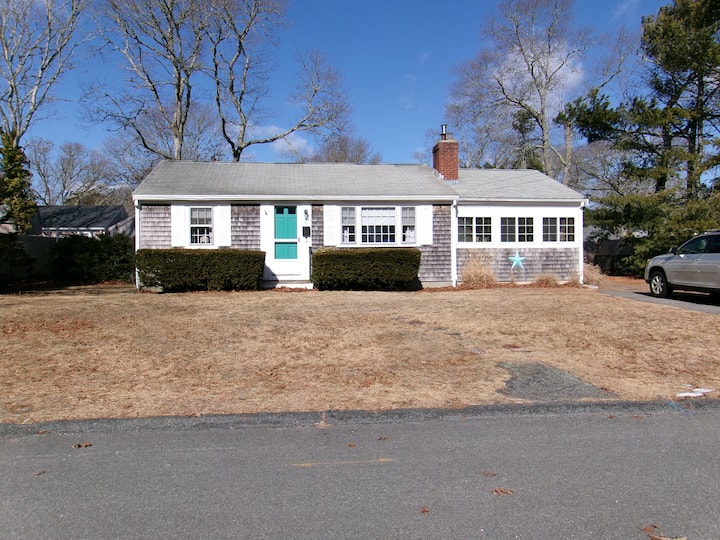 Long Pond Cottage - Dennis, MA