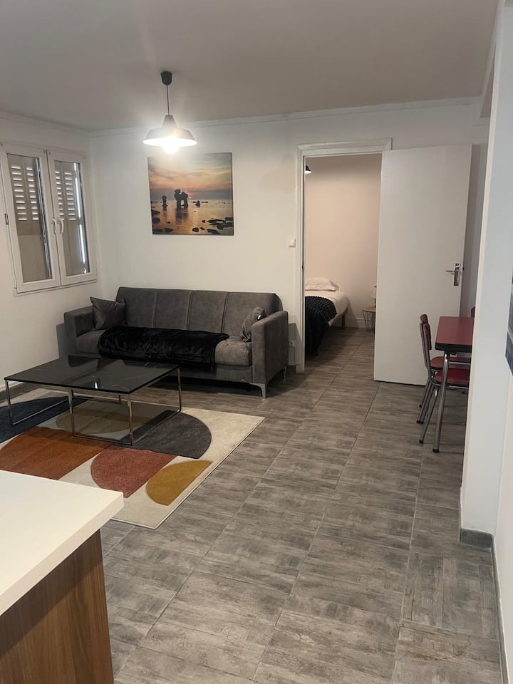 Cabana & Le Carrefour Lyonnais - Métro 5 Min - リヨン