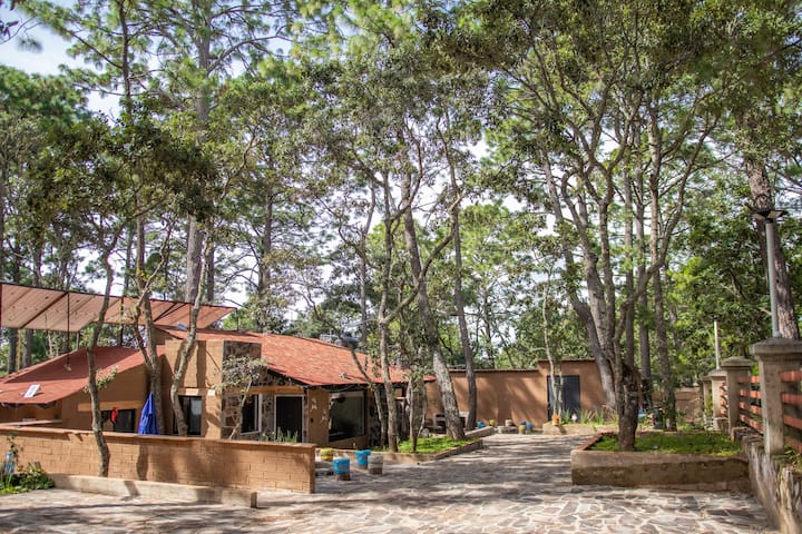 5 Cabañas Para 33 Personas Con Salón De Eventos - Tapalpa