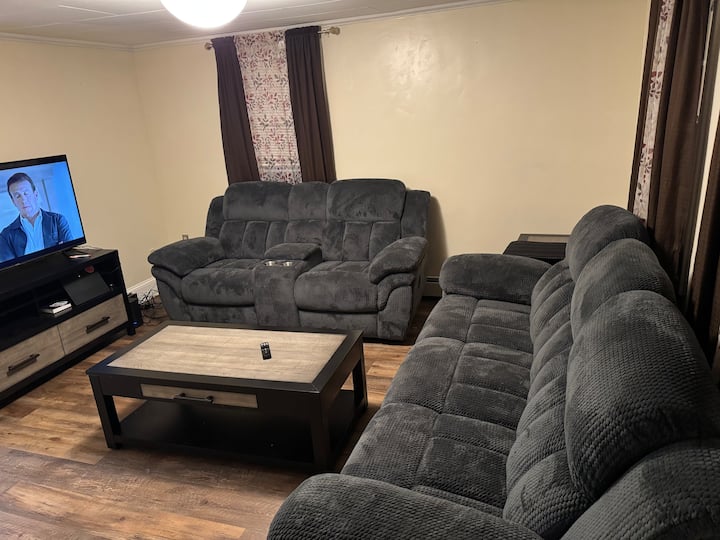 Brown St Home/apartment - Westbrook, ME