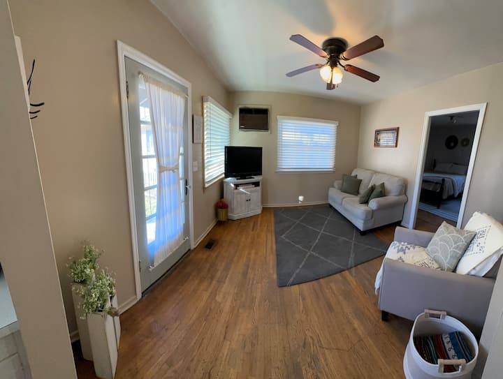 Cozy Bungalow Near The Action! - Pendleton, OR