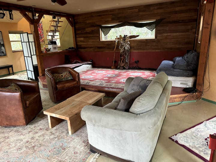 Recording Studio Bunkhouse - Grass Valley, CA