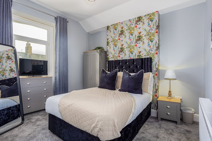 Double Room With Shower En-suite - Conwy