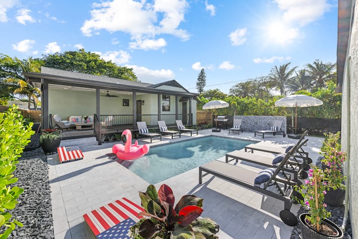 New Reno | Sleeps 14+htd Pool | 5 Min To Downtown! - Palm Beach, FL