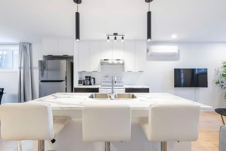 T1 Spacious 3br Home | 15 Min To Dt| Free Parking - Longueuil