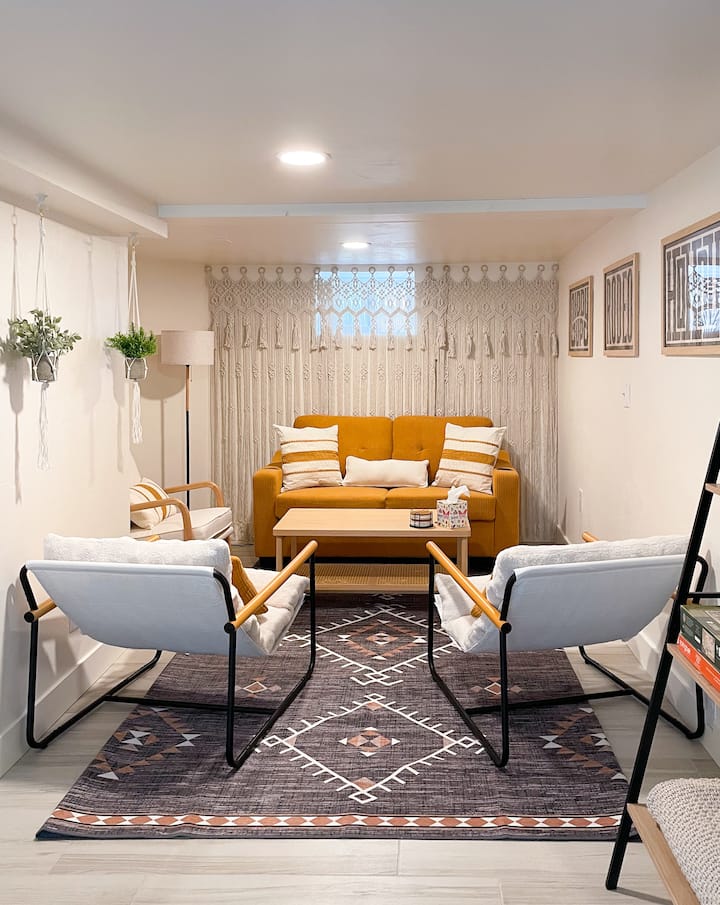 Bright, Cozy, Walkable Downtown Apartment - Kalispell, MT
