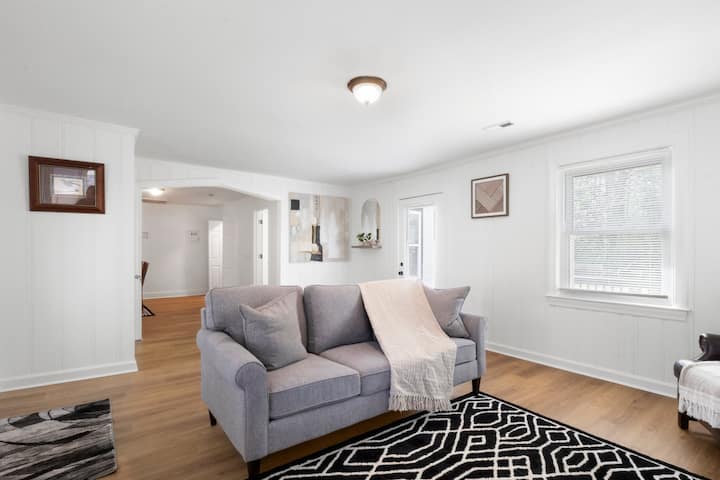 3b Charming Oasis At Allen Rd - Davis Lake, Charlotte