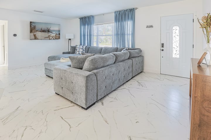 Family Friendly Home - Anna Maria Island, FL