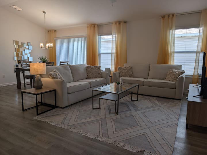Sawgrass Grove Relaxing Retreat - Leesburg, FL