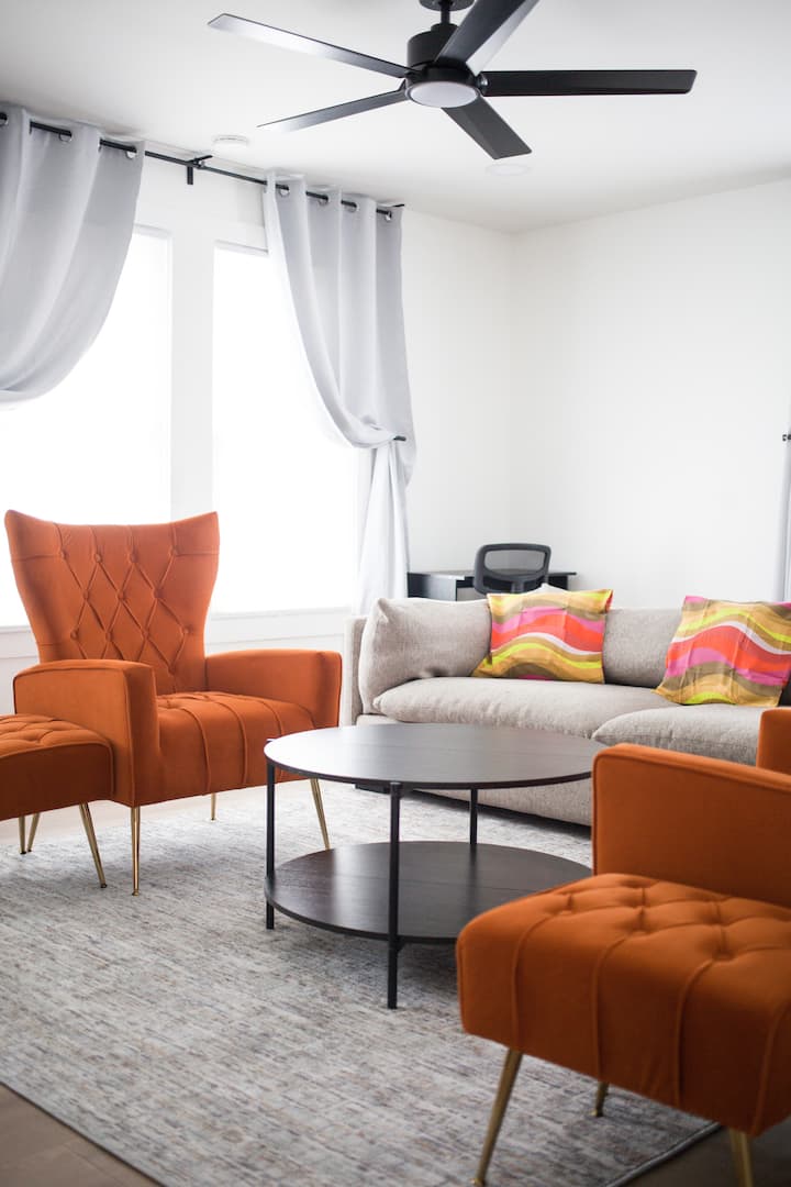 Luxury Lane Villa - Rainbow Lakes, Kannapolis