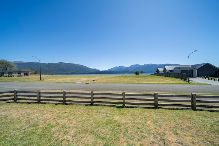 Cozy Te Anau Suite + Breakfast - Te Anau