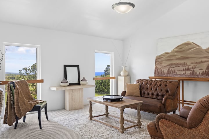 Hilltop Penthouse W/ocean Views! - Hilo, HI