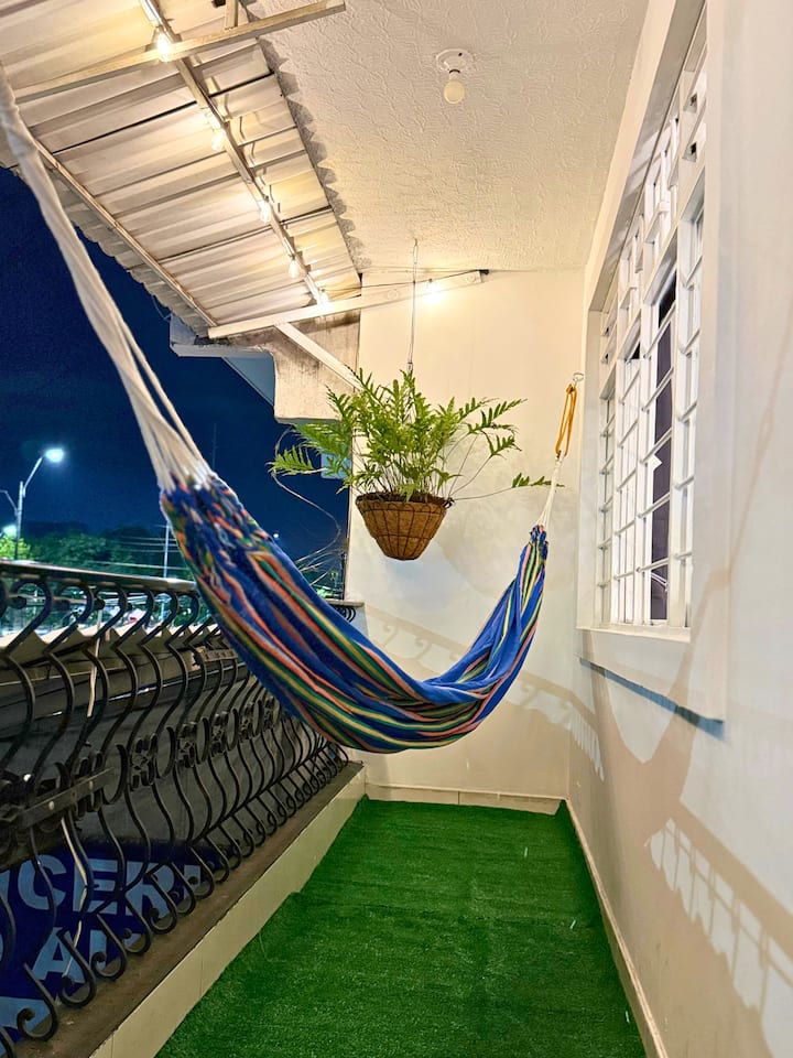 Central Apartaestudio En Cali Con Balcón Y Netflix - 卡利