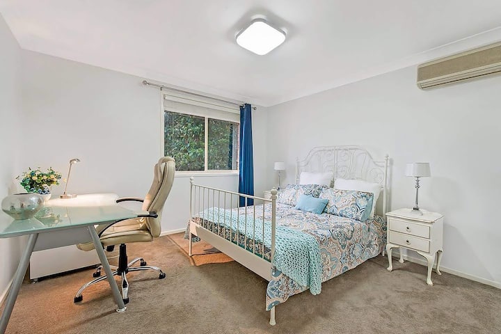 Hills Bed & Breakfast - Queen Room - Cumberland