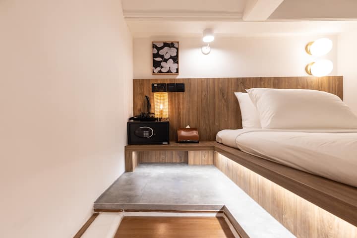 Victoria Loft Tatami (No Window) - Singapore
