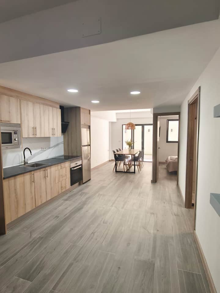 Cozy 2br Apartment In Alicante - 亞利坎提