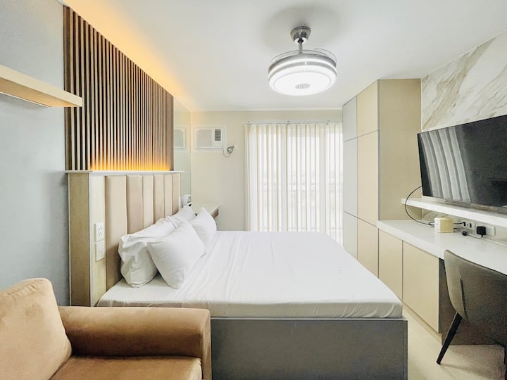 * * *Bt 1 Chic City Studio Retreat - Iloilo City